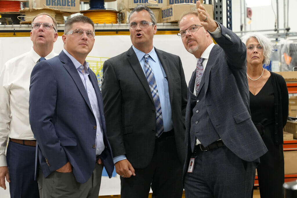 U.S. Representative Visits Gemstar in Cannon Falls, MN